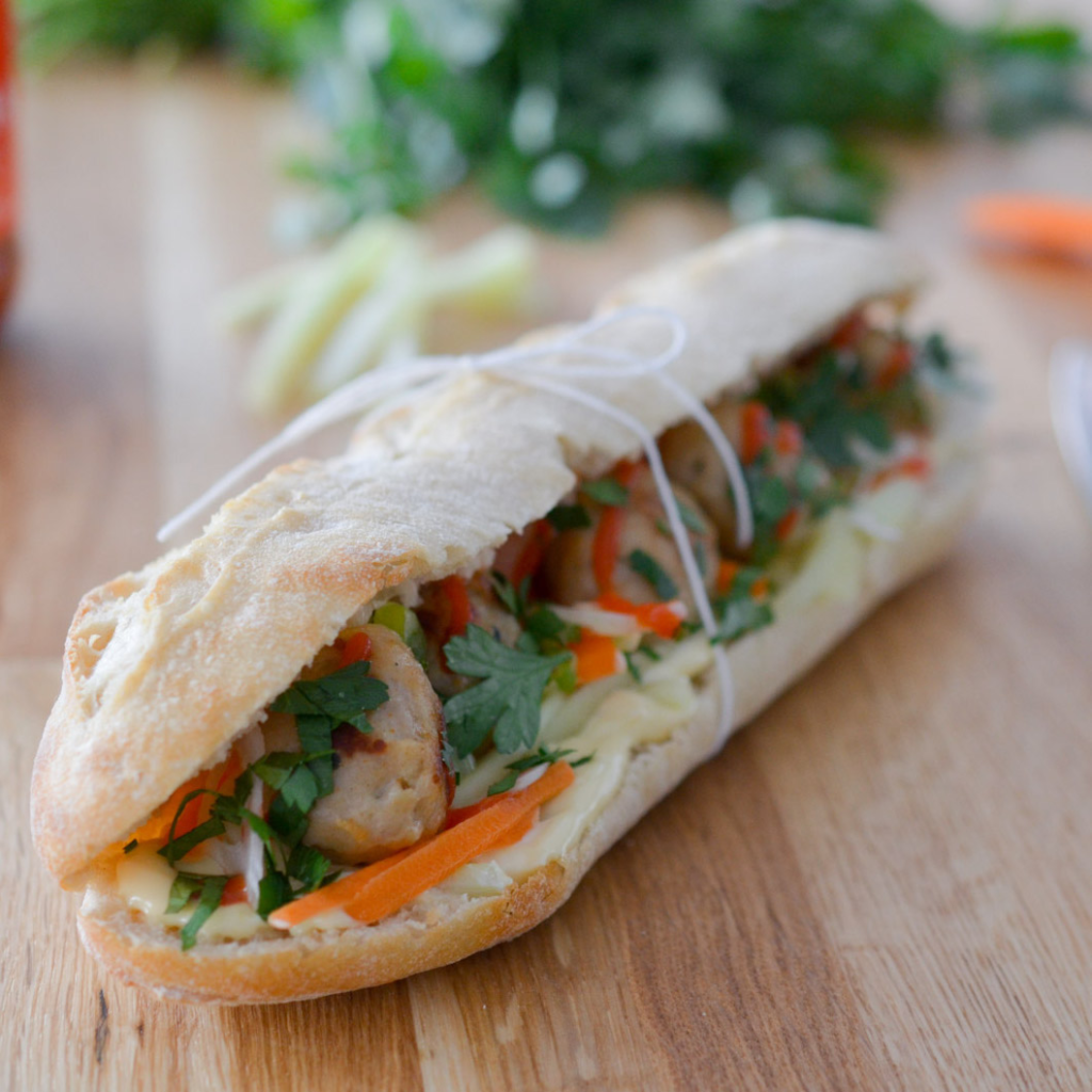 Grand kebab, les tranches sur broche et broche - Boulangerie Bakery
