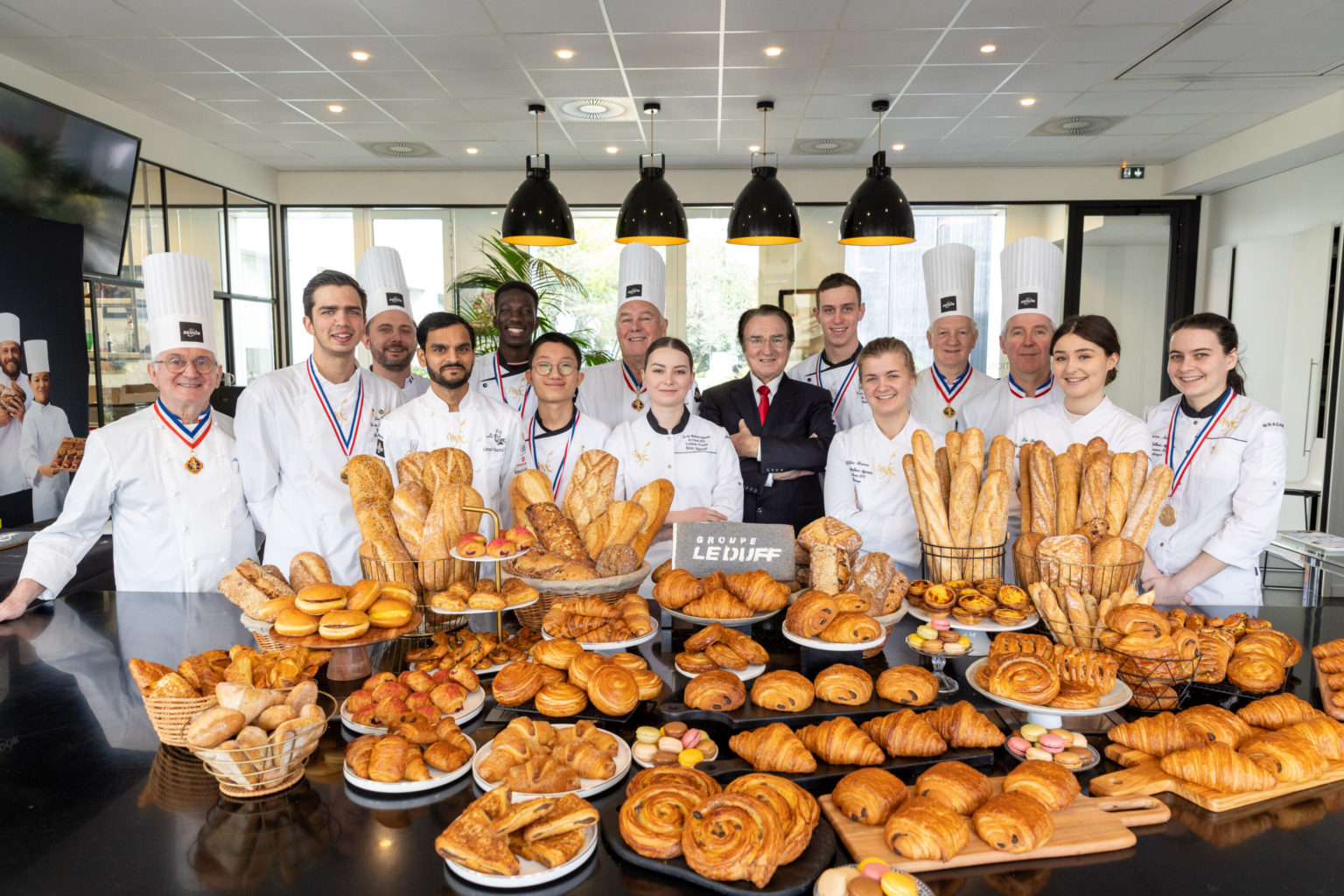 Le Groupe Le Duff réunit les MOF et les MAF à Rennes - Boulangerie Bakery