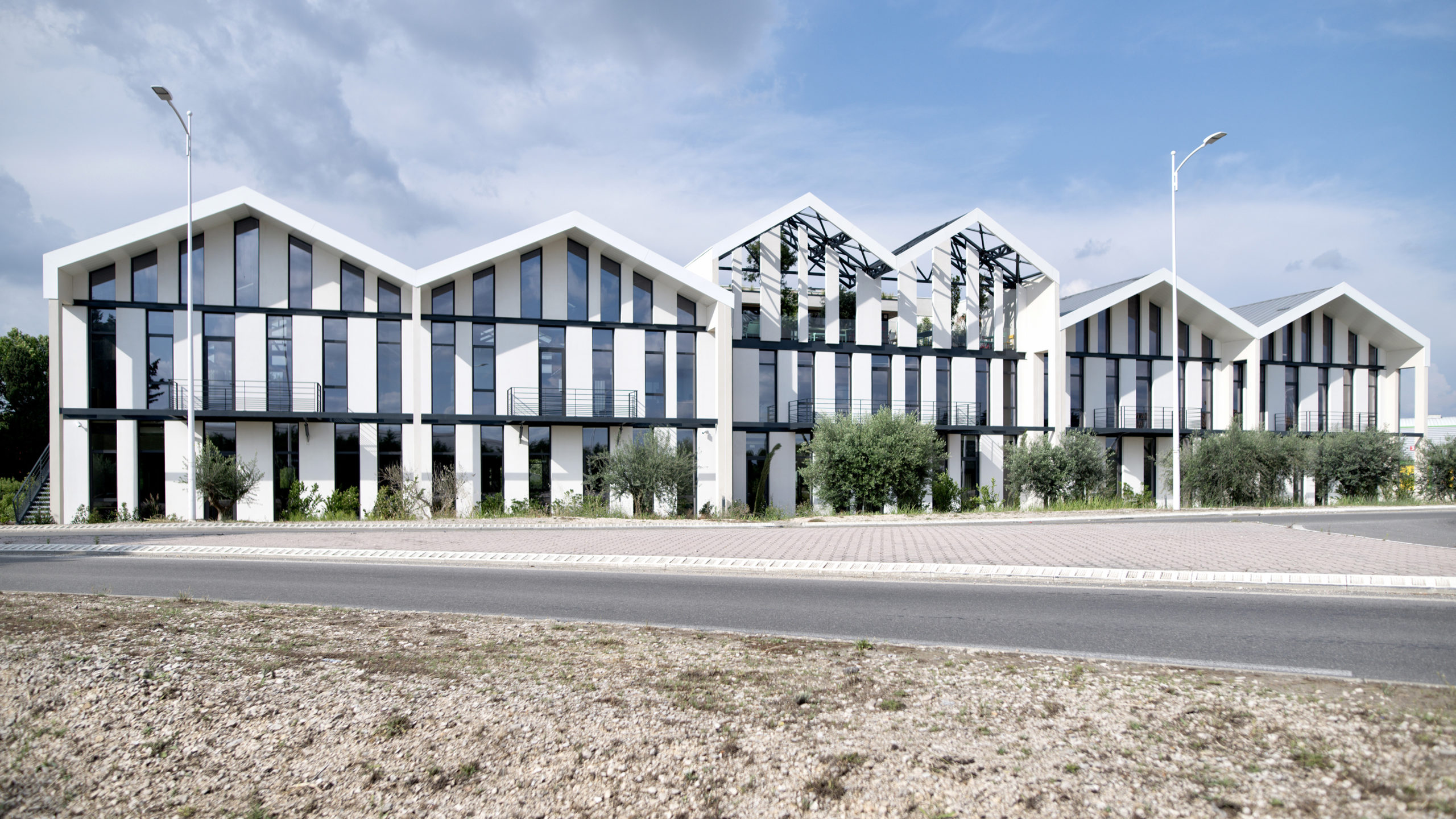 Le groupe Blachère inaugure son nouveau siège à Chateaurenard ...